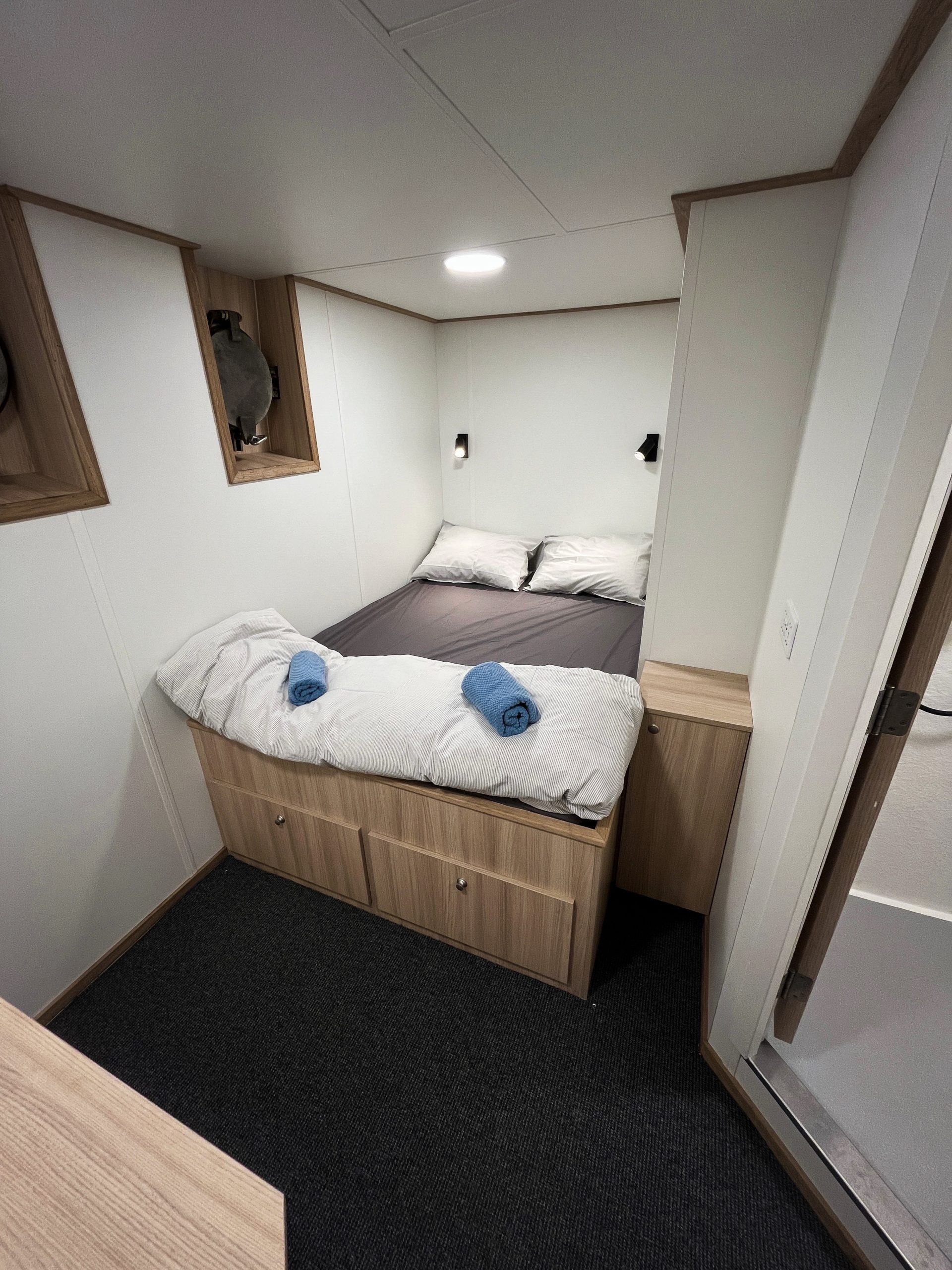 Antarctic Commercial & Science Expeditions| Ocean Expeditions